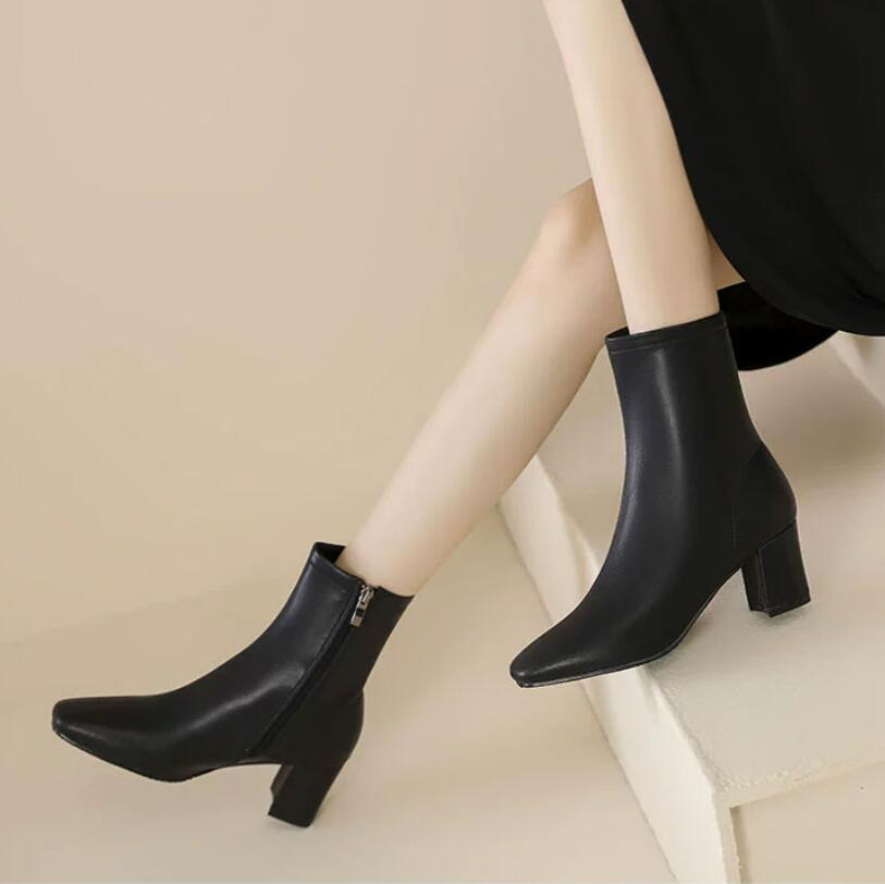 Women's Petite Feet Side Zipper Chunky Heel Boots MS395 - AstarShoes