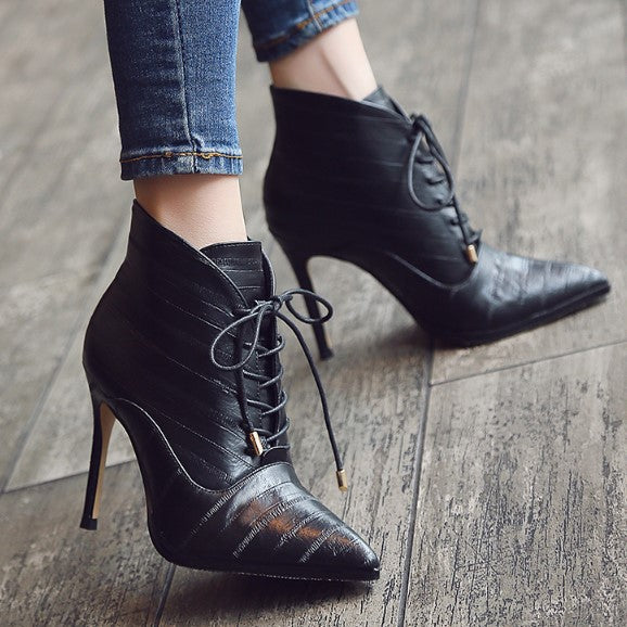 Small Size Pointed Lace Up Boots AP96 - AstarShoes